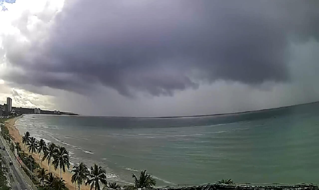 Alerta amarelo para chuva intensa, raios e ventos em partes da BA, SE ... Alerta amarelo para chuva intensa, raios e ventos em partes da BA, SE ...
